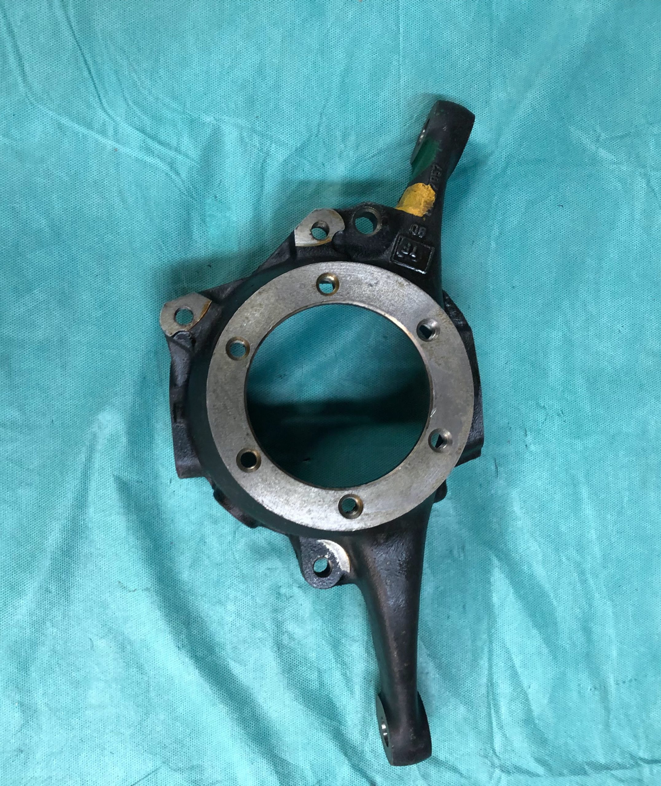 Land Rover Defender Swivel Pin Housing | FTC2529 – Series Magic